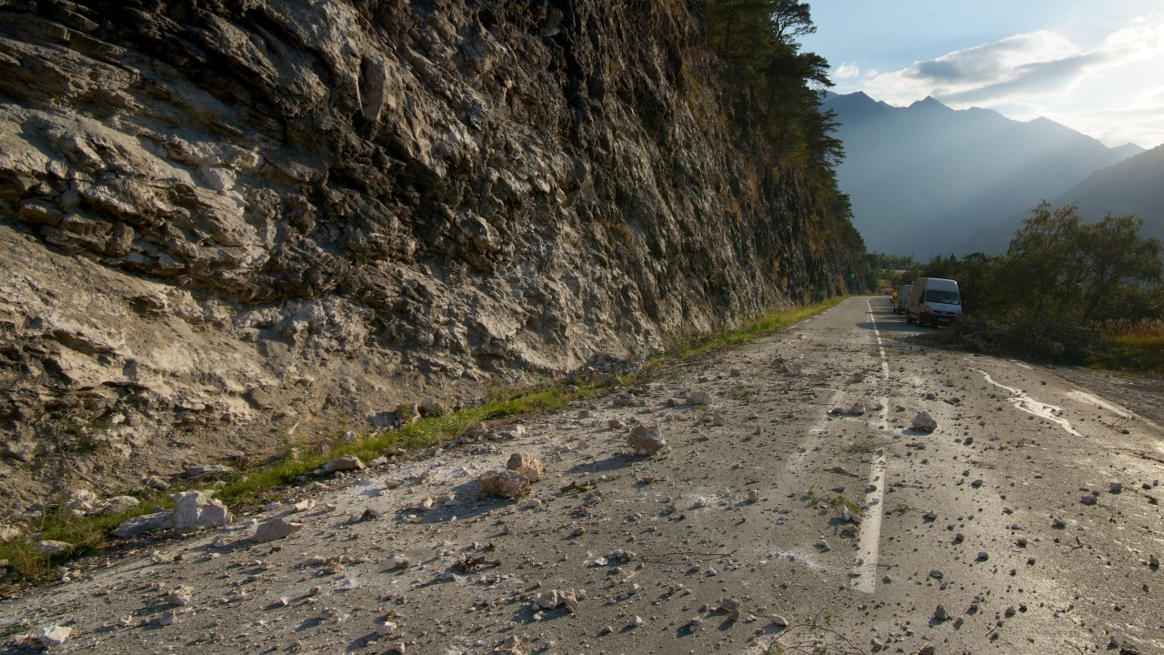Chutes de roches sur les coteaux à La Tronche : les travaux de ...